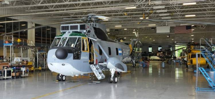 La Base Aero Naval Espora sumó dos helicópteros Sea King para operar en ...